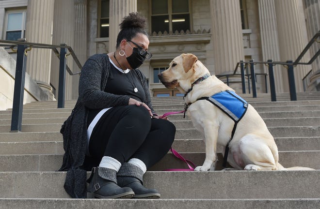 Iowa Student And Her Service Dog